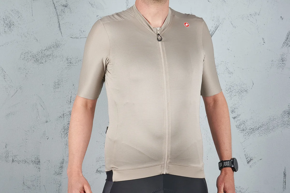 Cycling Jersey Fabric Types: Ultimate Comfort Guide - BikeTro